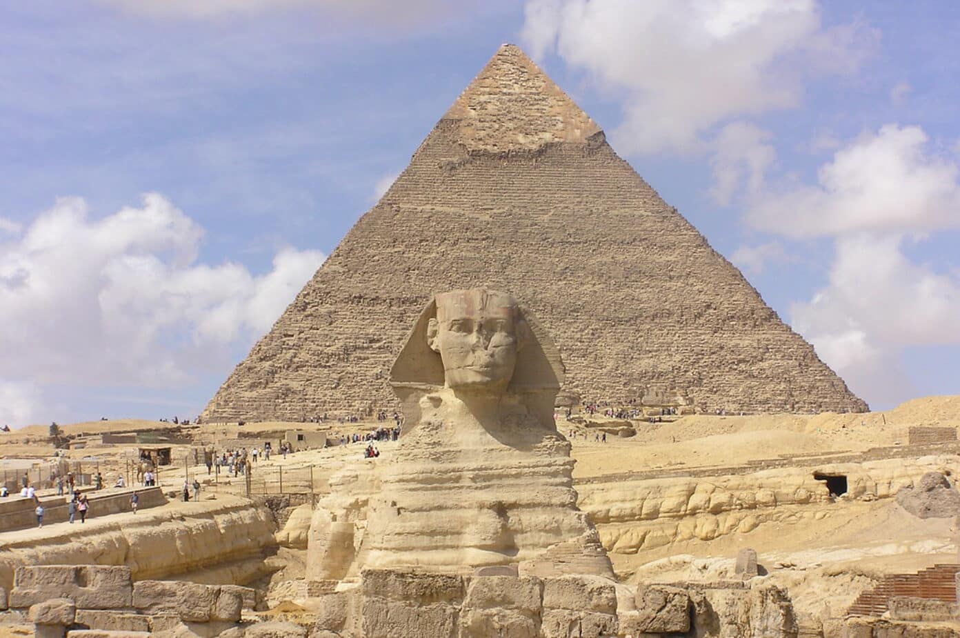 Giant Structures Found Beneath the Pyramids of Giza? Examining the ...