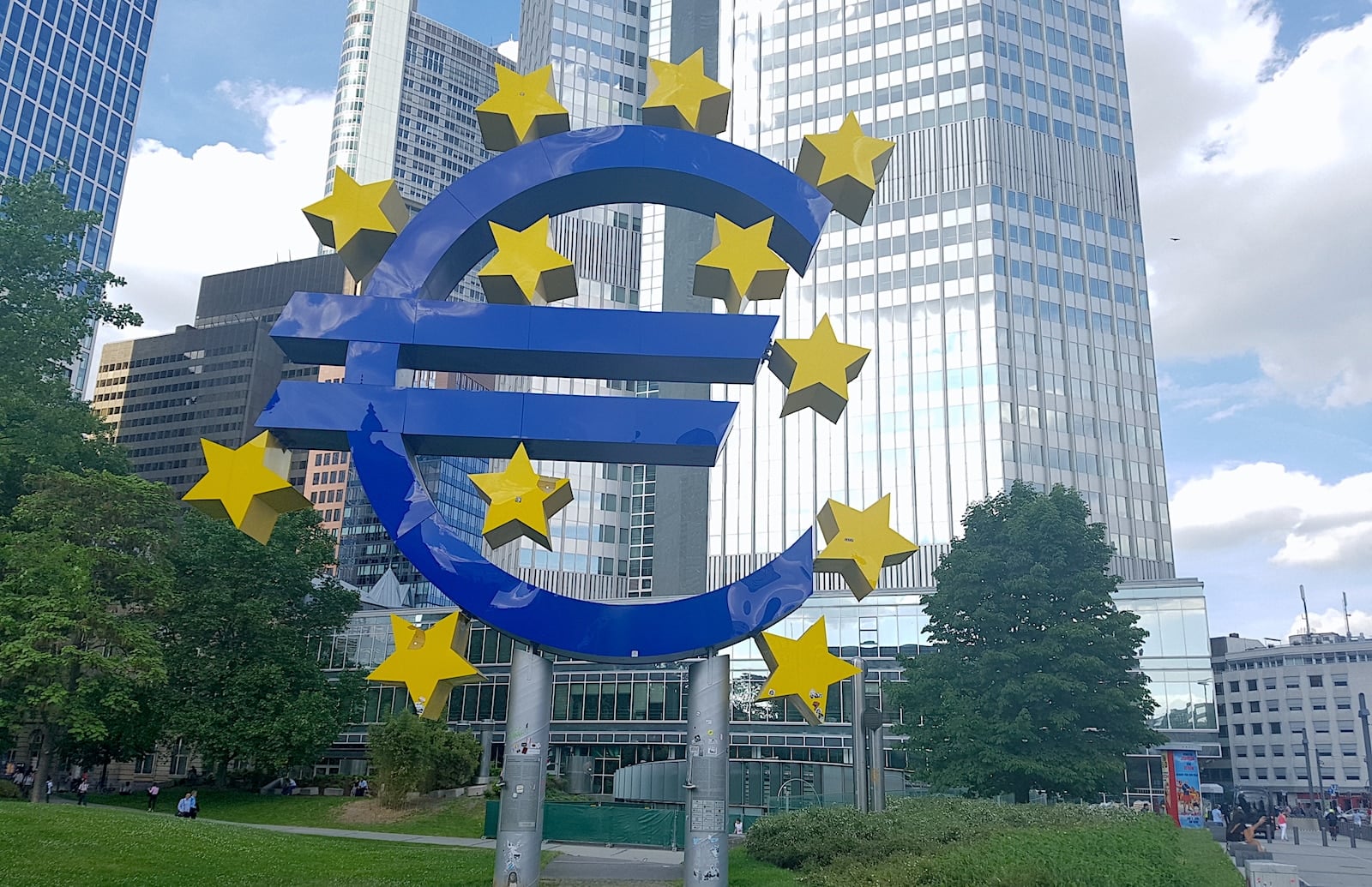 Bulgaria Adopts the Euro: How Will it Affect Greece? | Greek News On ...