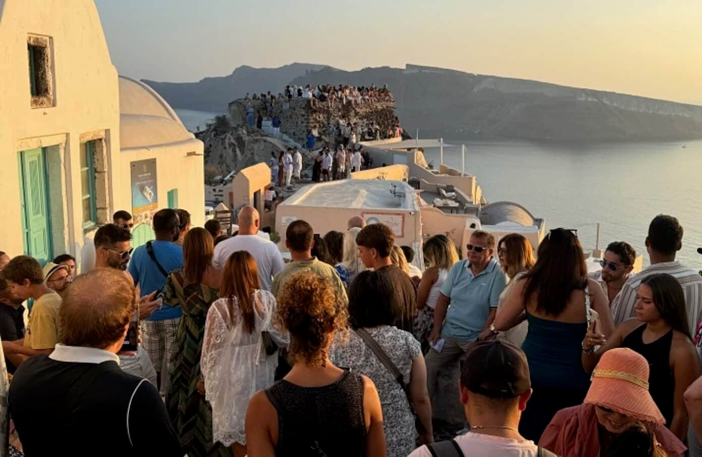 Greece's Tourism: More Visitors, Less Revenue Threaten Sustainability ...