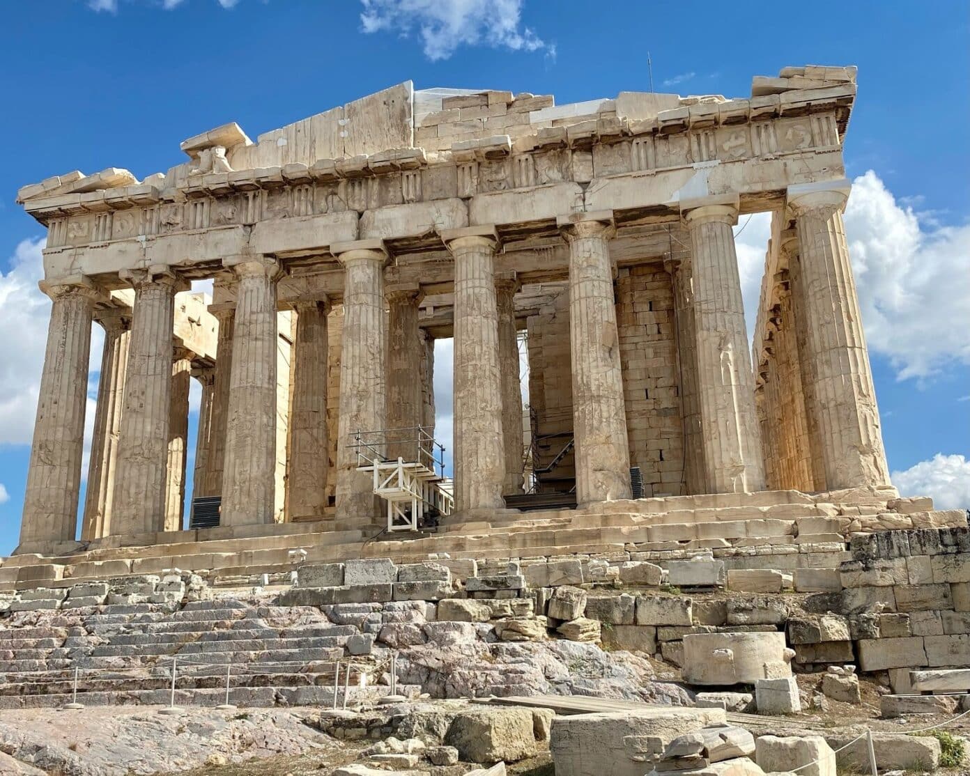 For the First Time in 200 Years, the Acropolis’ Parthenon Stands Free of Scaffolding ...